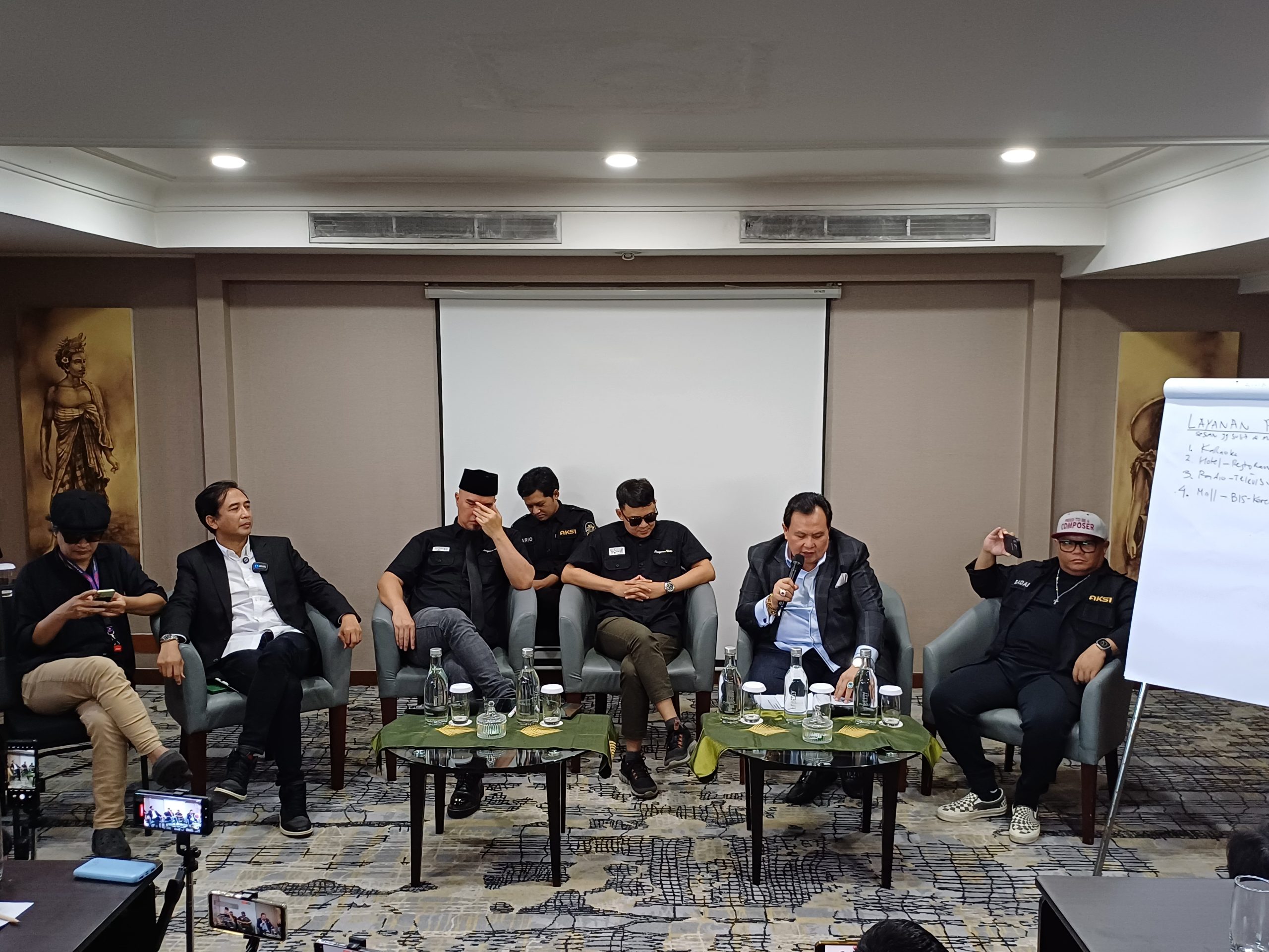 Judul: Kontroversi Hak Cipta: Ahmad Dany vs Agnes Monica, LMK, dan Minola Sebayang