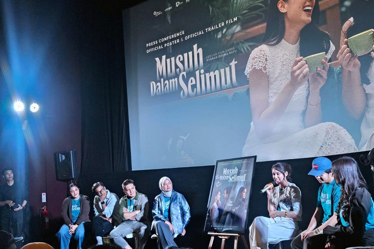 Film "Musuh Dalam Selimut" Bukan Sekadar Cinta Segitiga, Tapi Kisah ...